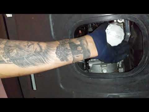 How to Change Engine Oil and Oil Filter on a 2010-2021 Hyundai Tucson ...